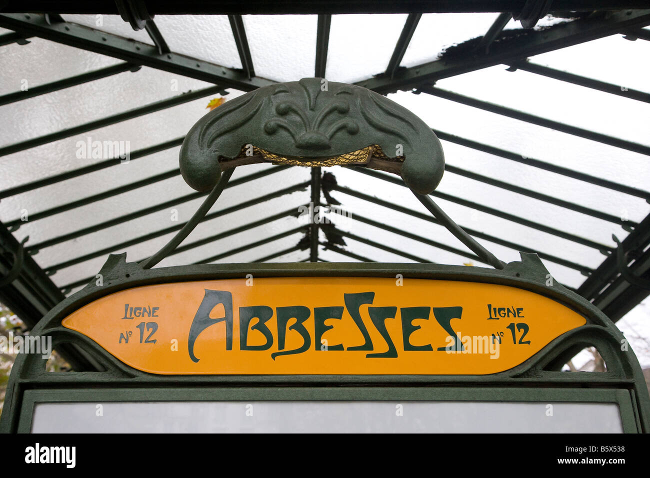 Abbesses hi-res stock photography and images - Alamy