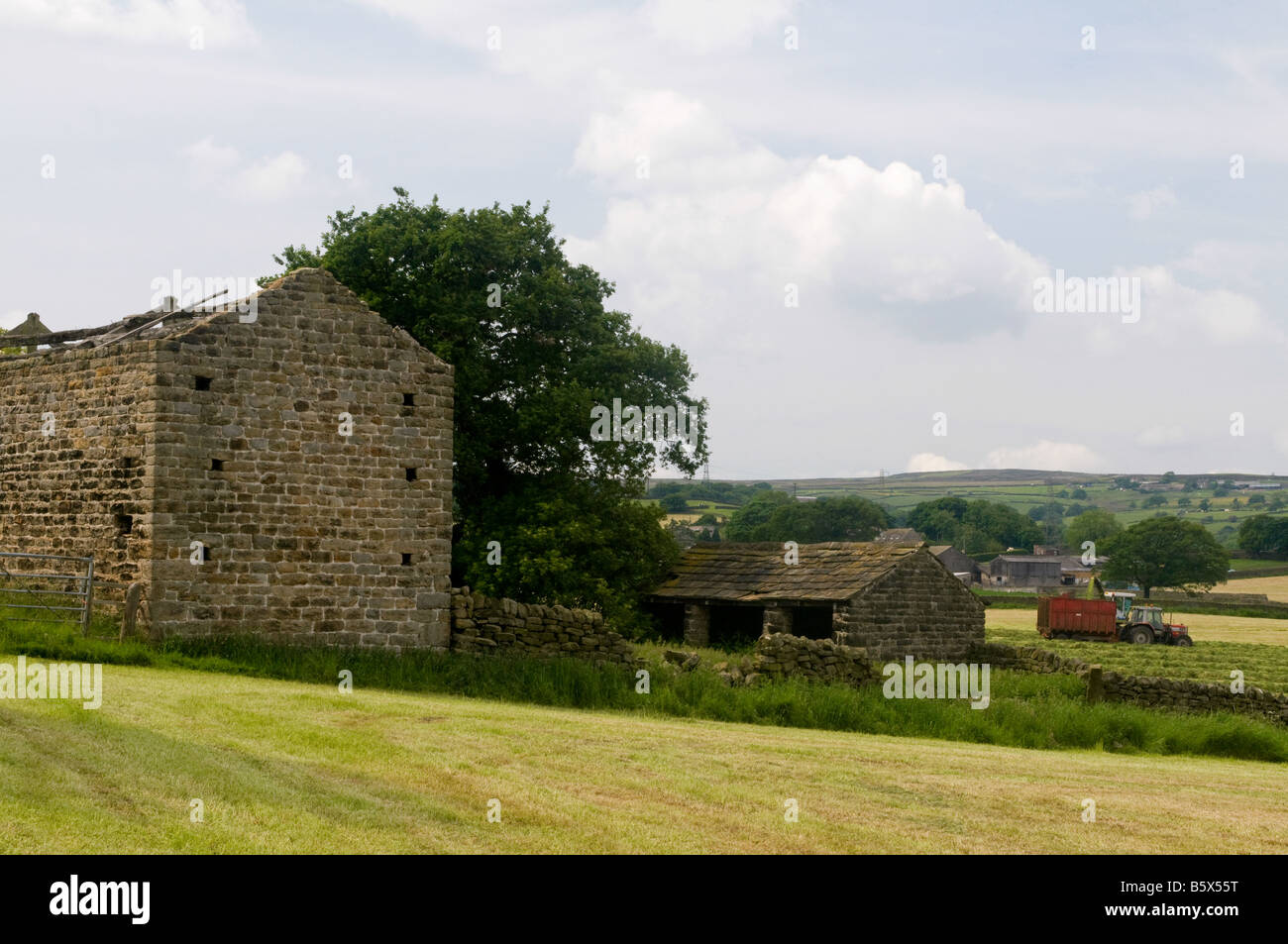 Windowless barn hi-res stock photography and images - Alamy