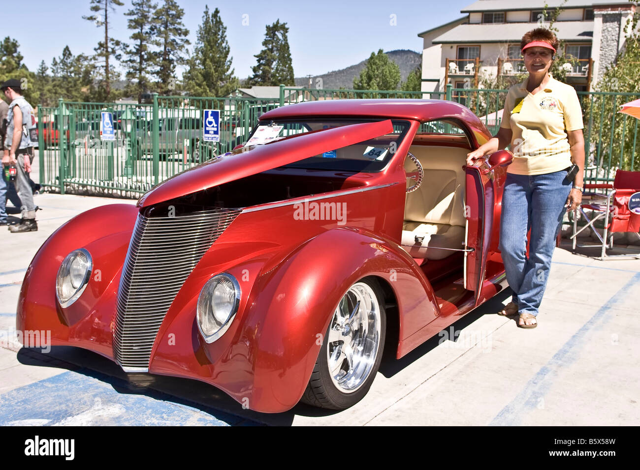 Coupe hot rod hi-res stock photography and images - Alamy