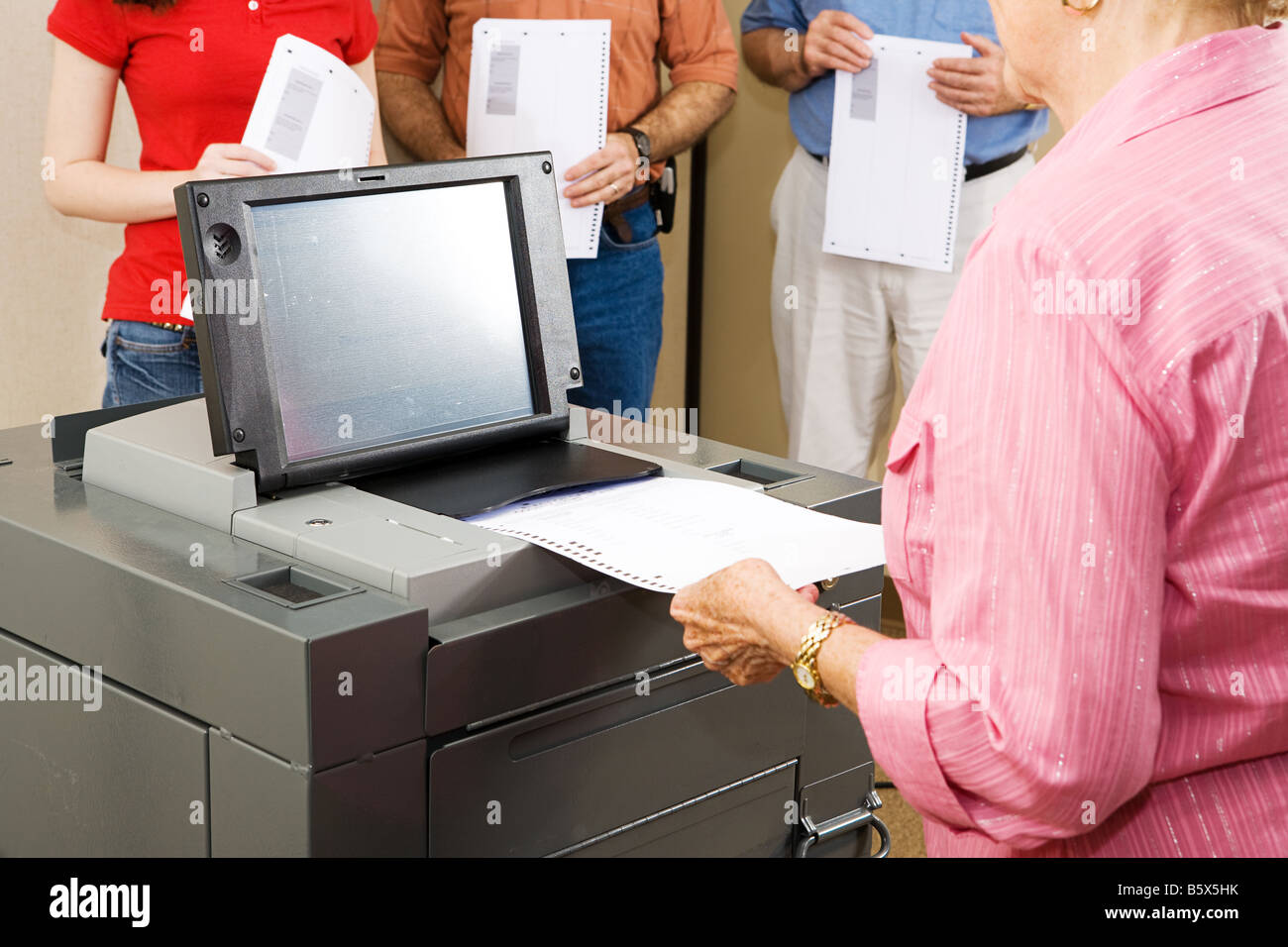 Optical scanner voting machine hi-res stock photography and images - Alamy