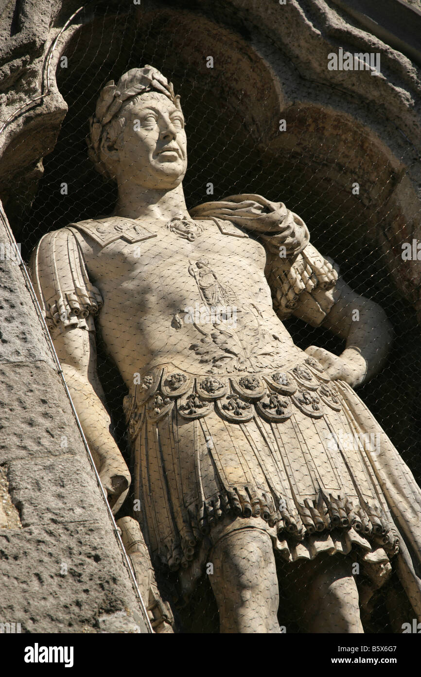 City of Southampton, England. The George the III statue in Roman dress ...