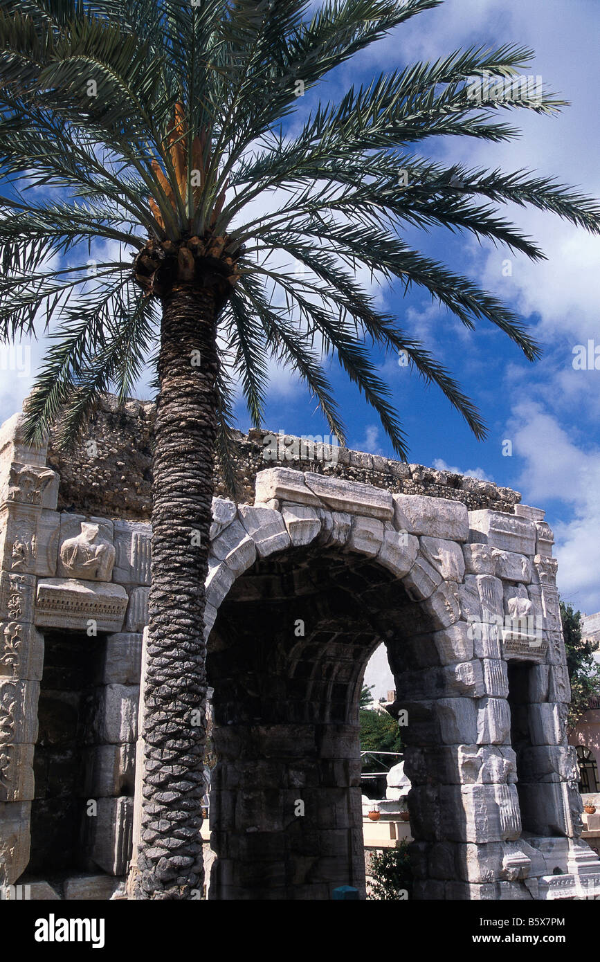 The historical Marcus Arellius arch built by the Italians in the Medina ...