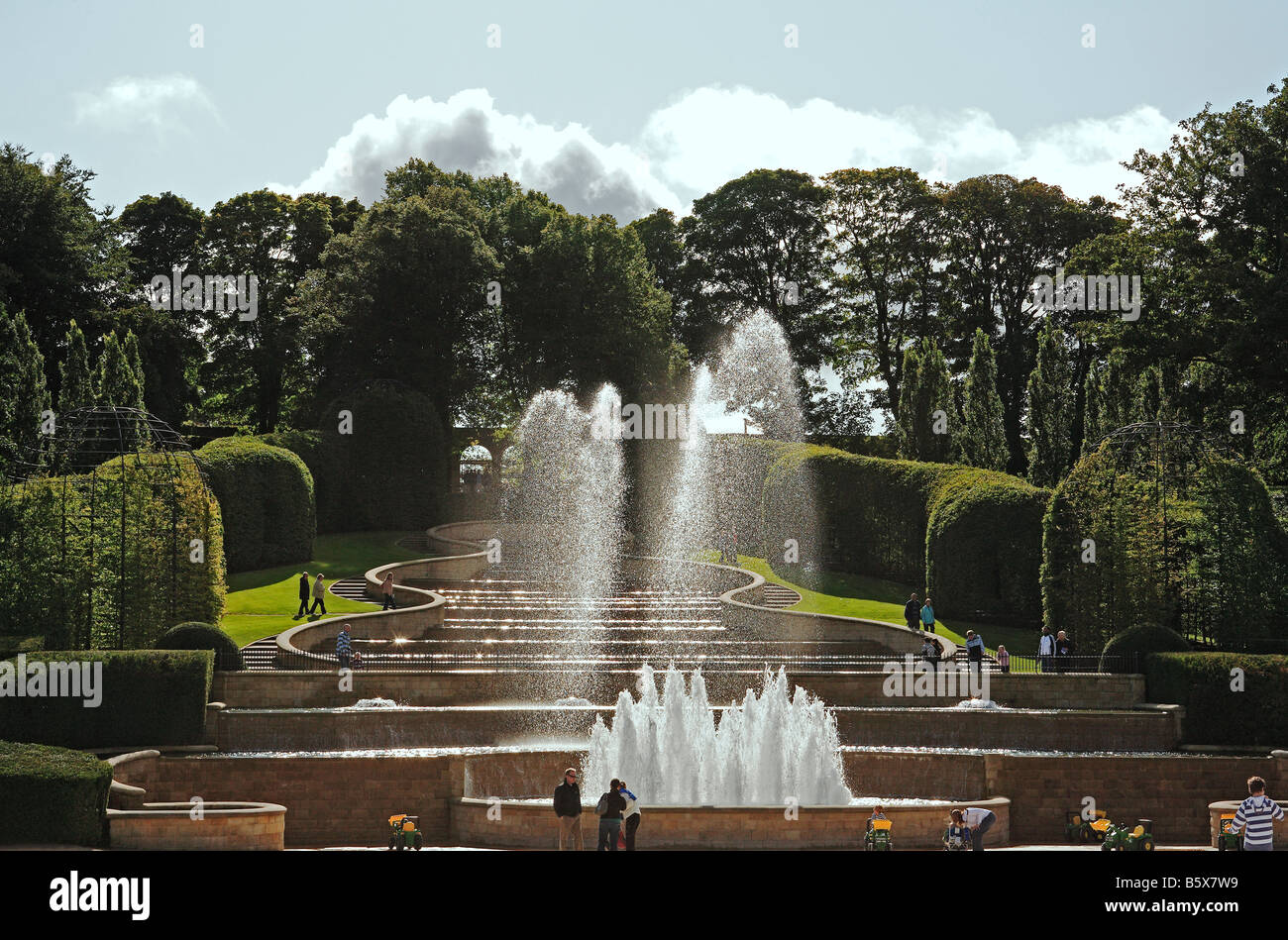 Alnwick gardens hi-res stock photography and images - Alamy