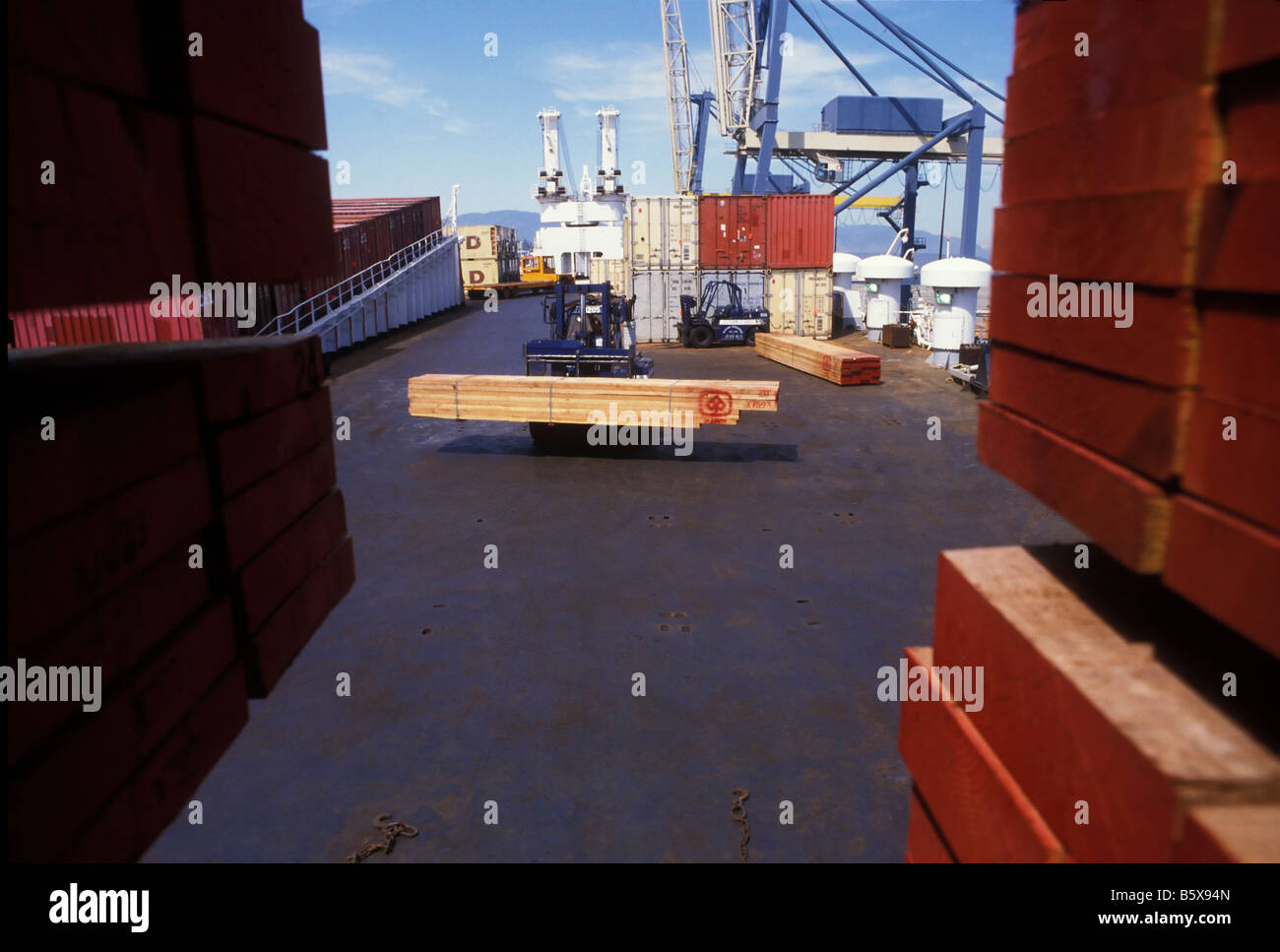 Unloading Lumber High Resolution Stock Photography and Images - Alamy