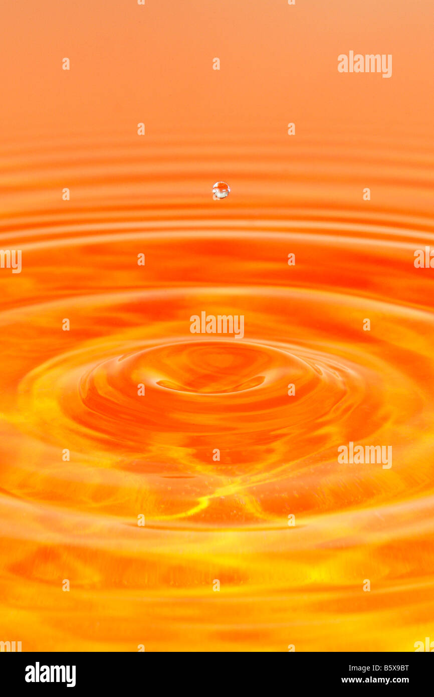 Artistic water droplets hi-res stock photography and images - Alamy