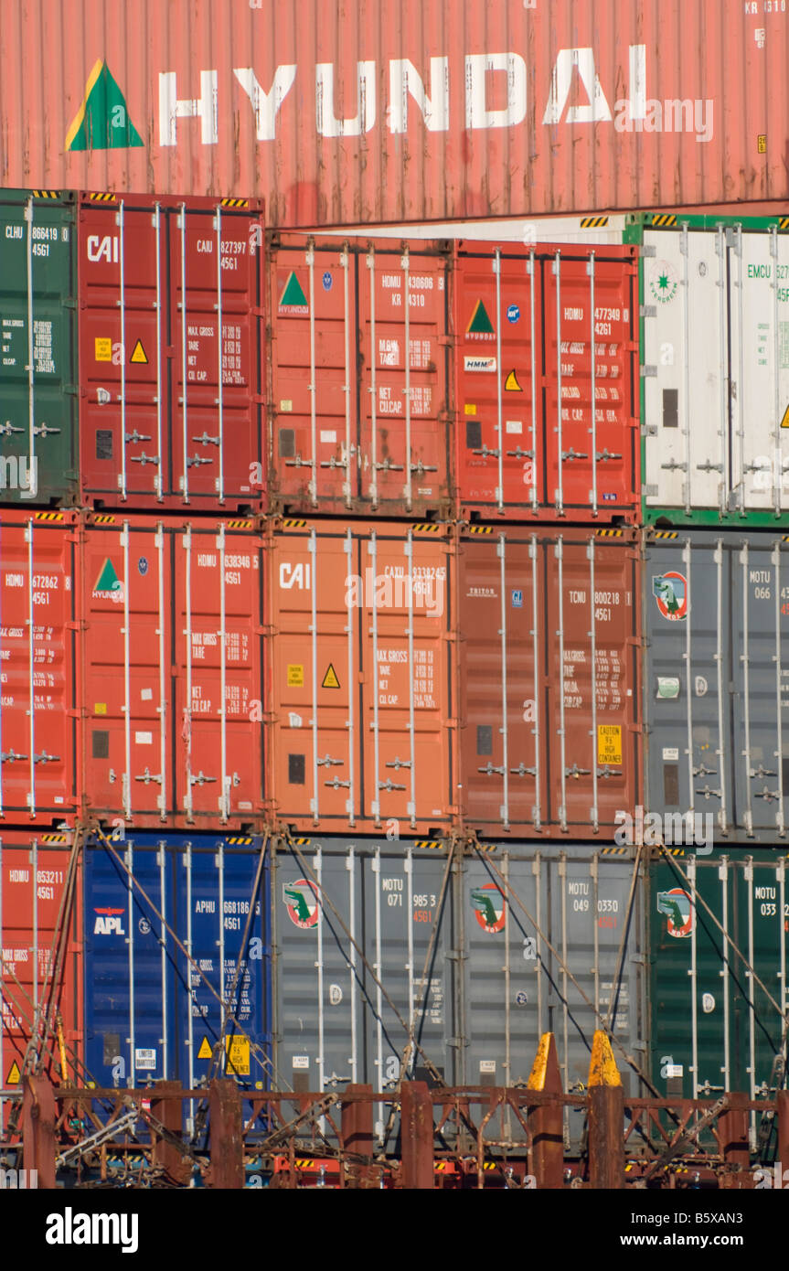 Graphical stack of containers at the Port of Oakland with Hyundai at ...