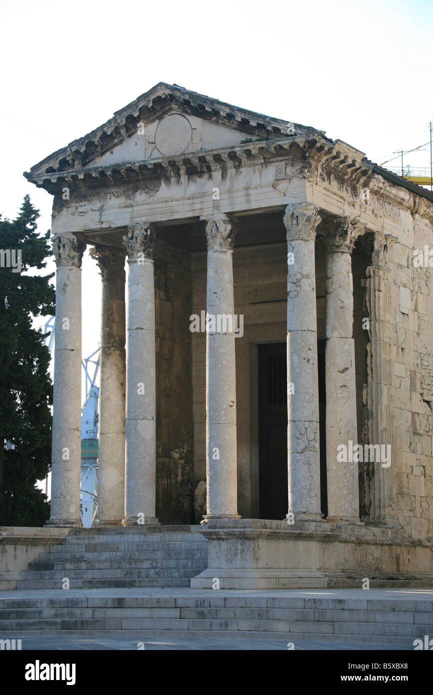 Temple of Augustus Pula Istria Croatia Stock Photo - Alamy