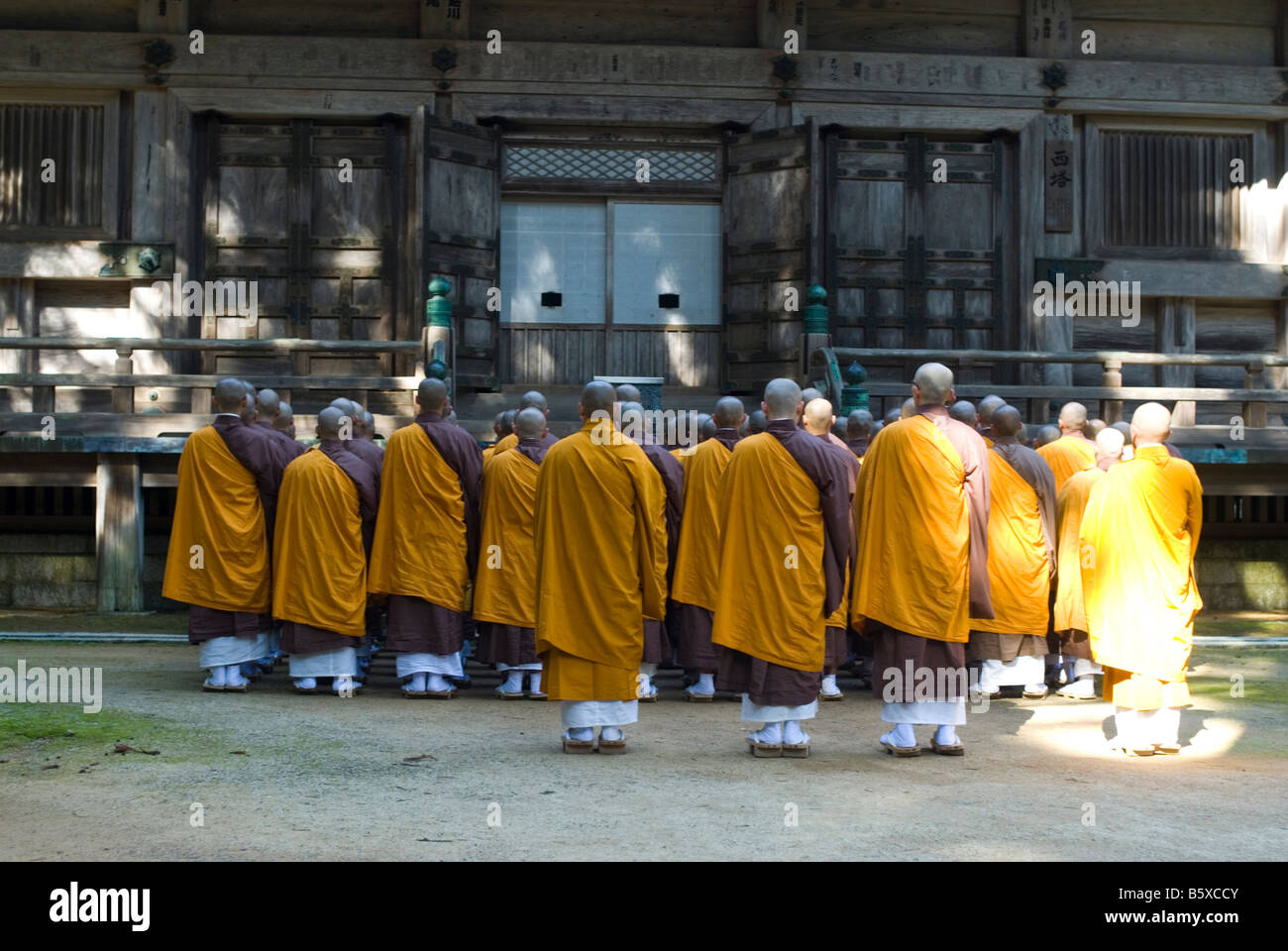 Koyasan priest japan shingon hi-res stock photography and images - Alamy