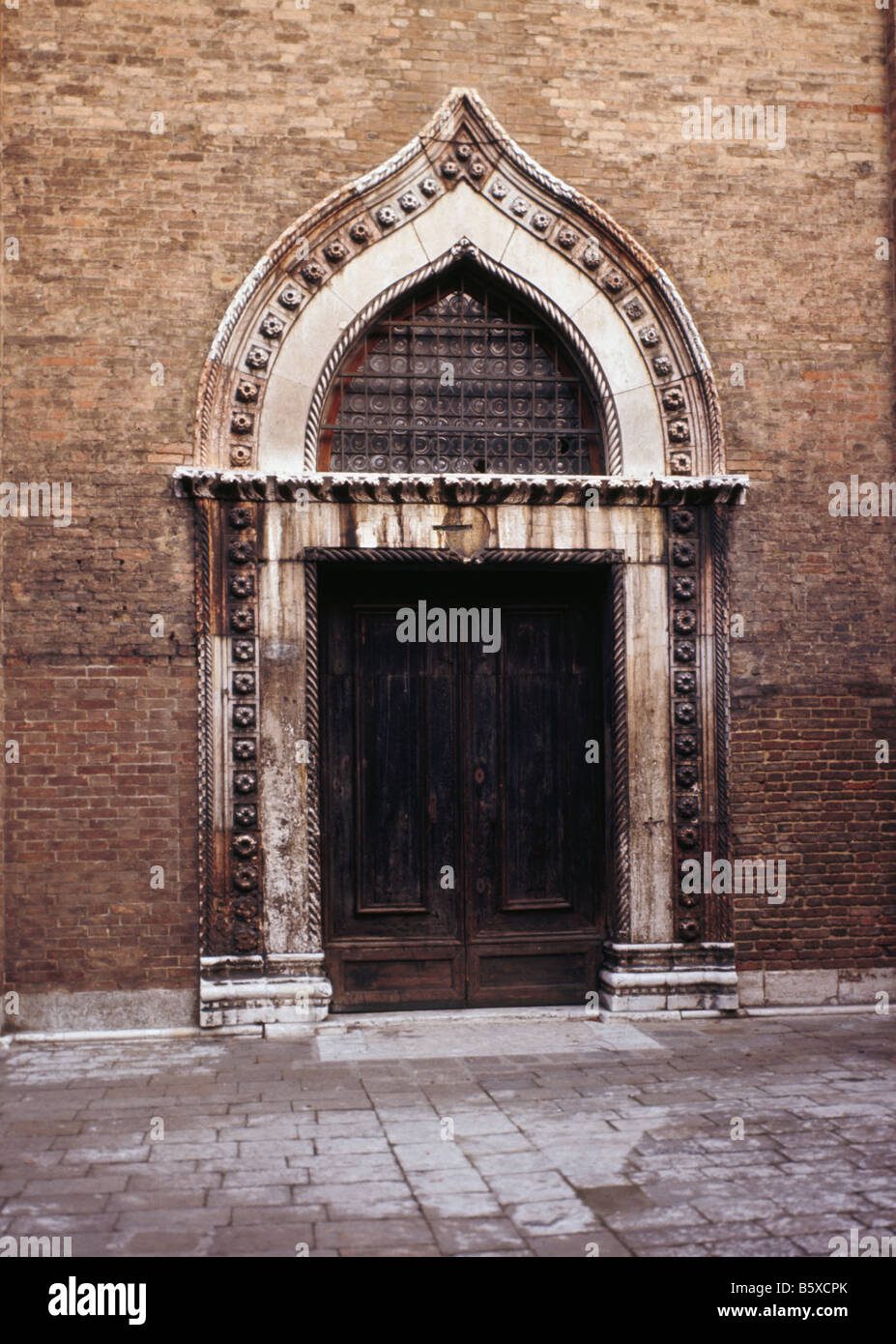 Ogee hi-res stock photography and images - Alamy