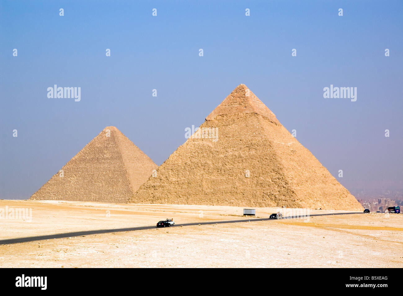 Security guard at the pyramids hi-res stock photography and images - Alamy