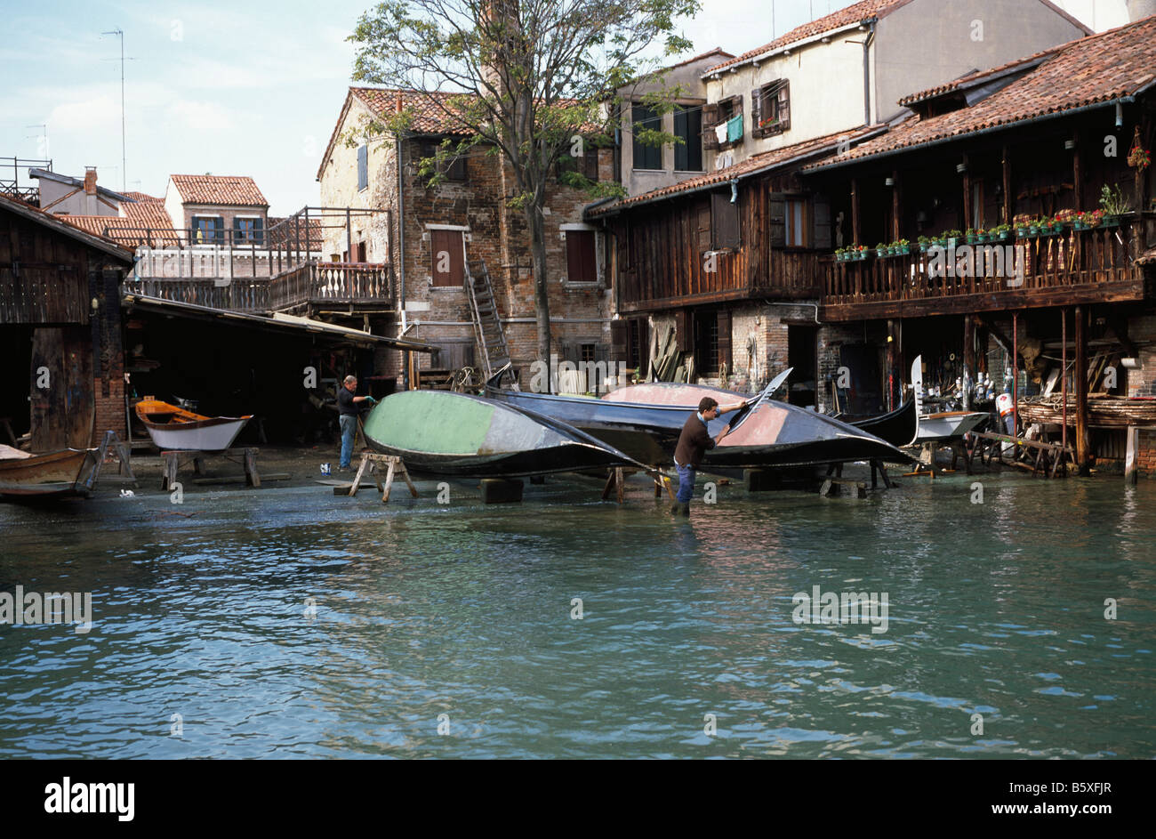 Gondola Repair Shop, Venice Stock Photo - Alamy