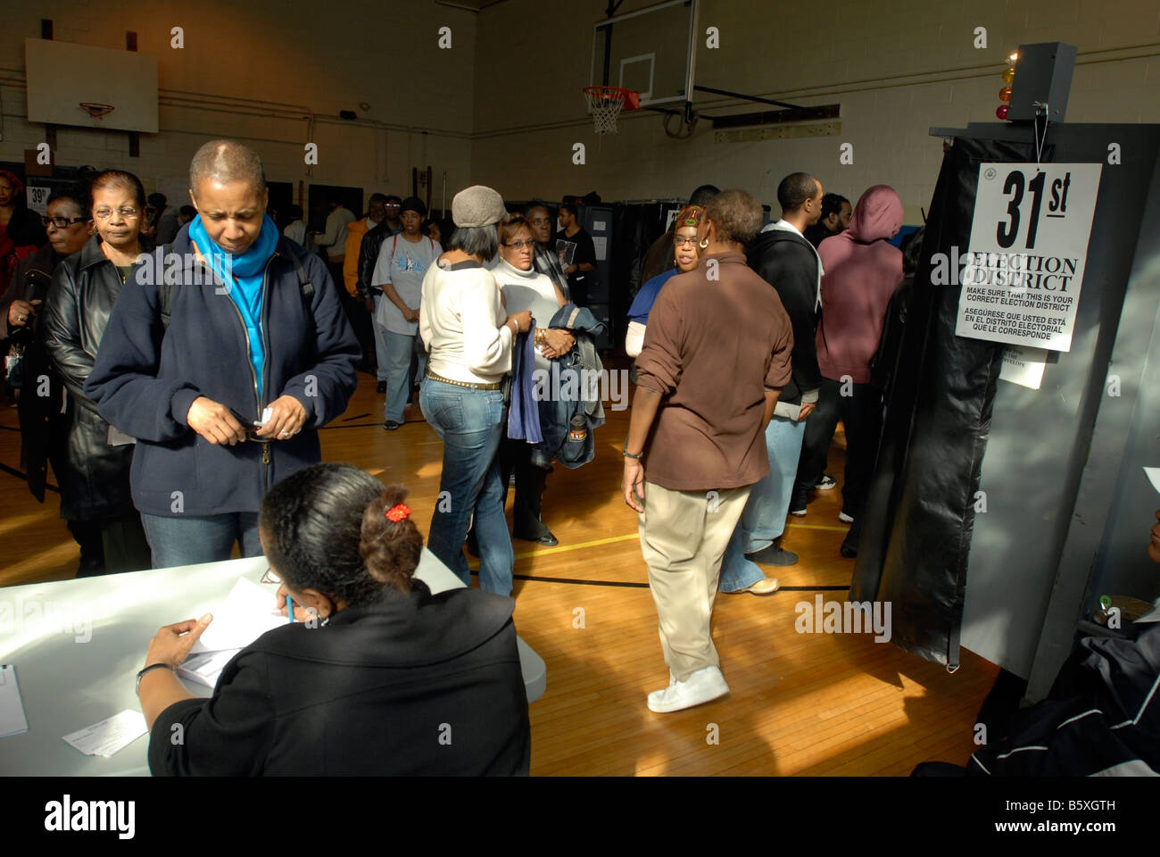 Busy polling booths election hi-res stock photography and images - Alamy