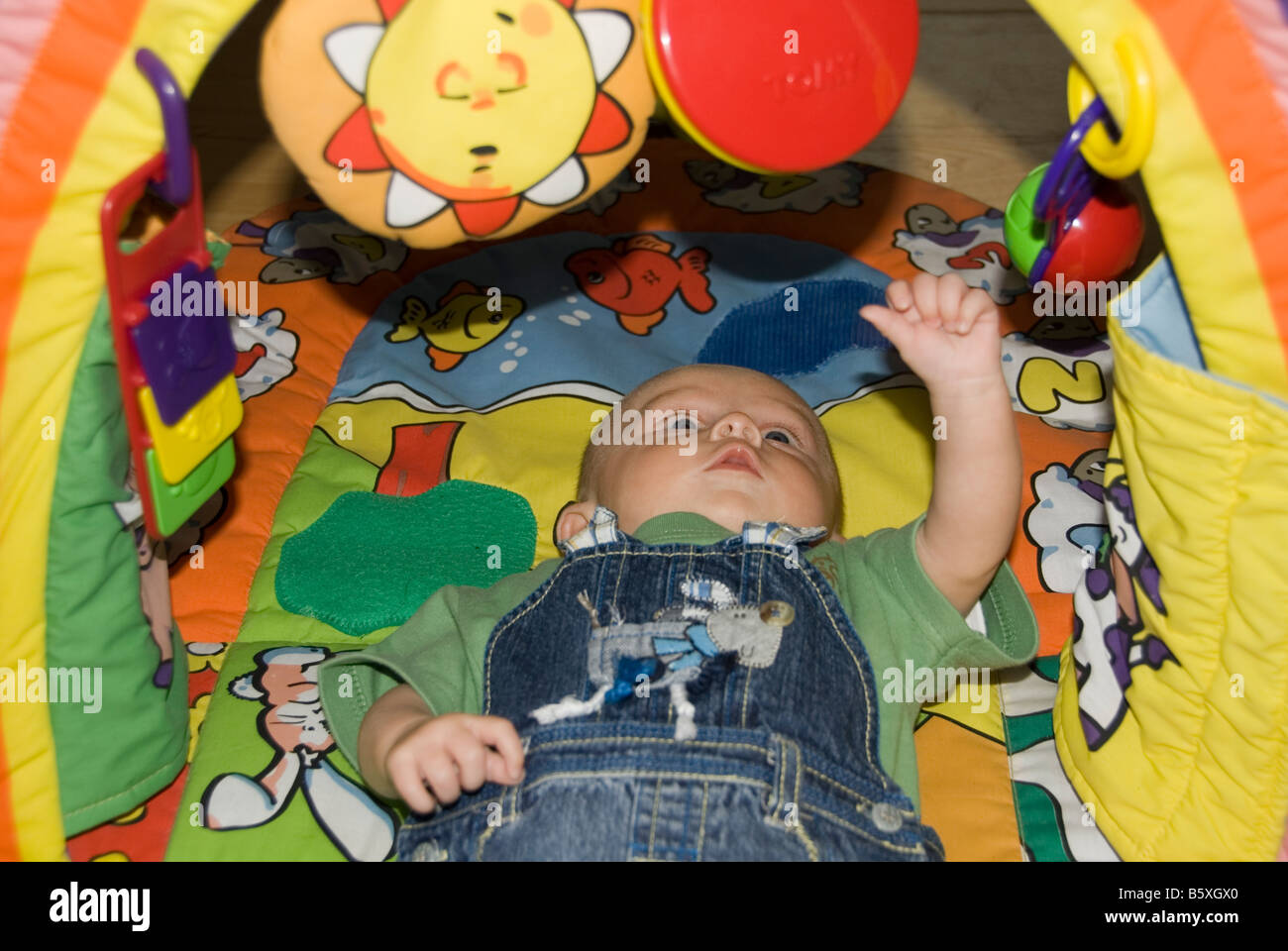 Hand hitting child hi-res stock photography and images - Alamy