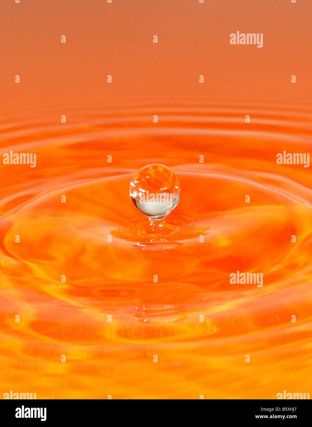 Water drop Sculpture Stock Photo - Alamy