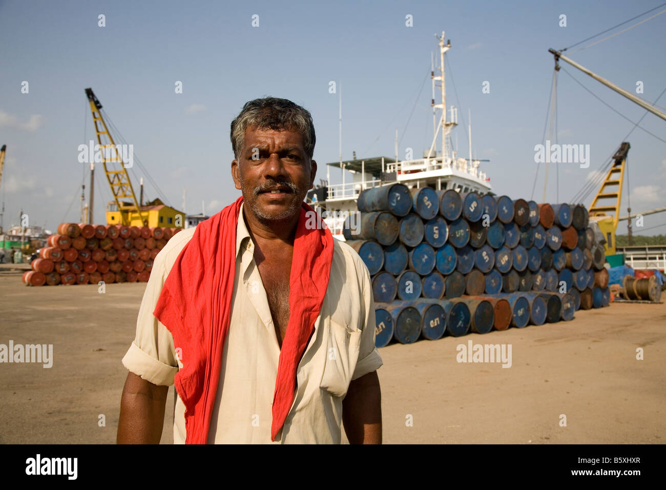 The worker at the port of Beypore in Kerala, India Stock Photo - Alamy