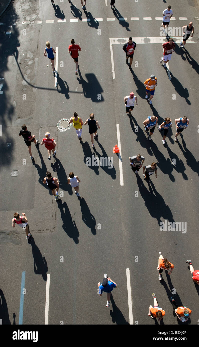 Marathon Runners seen from above Stock Photo - Alamy