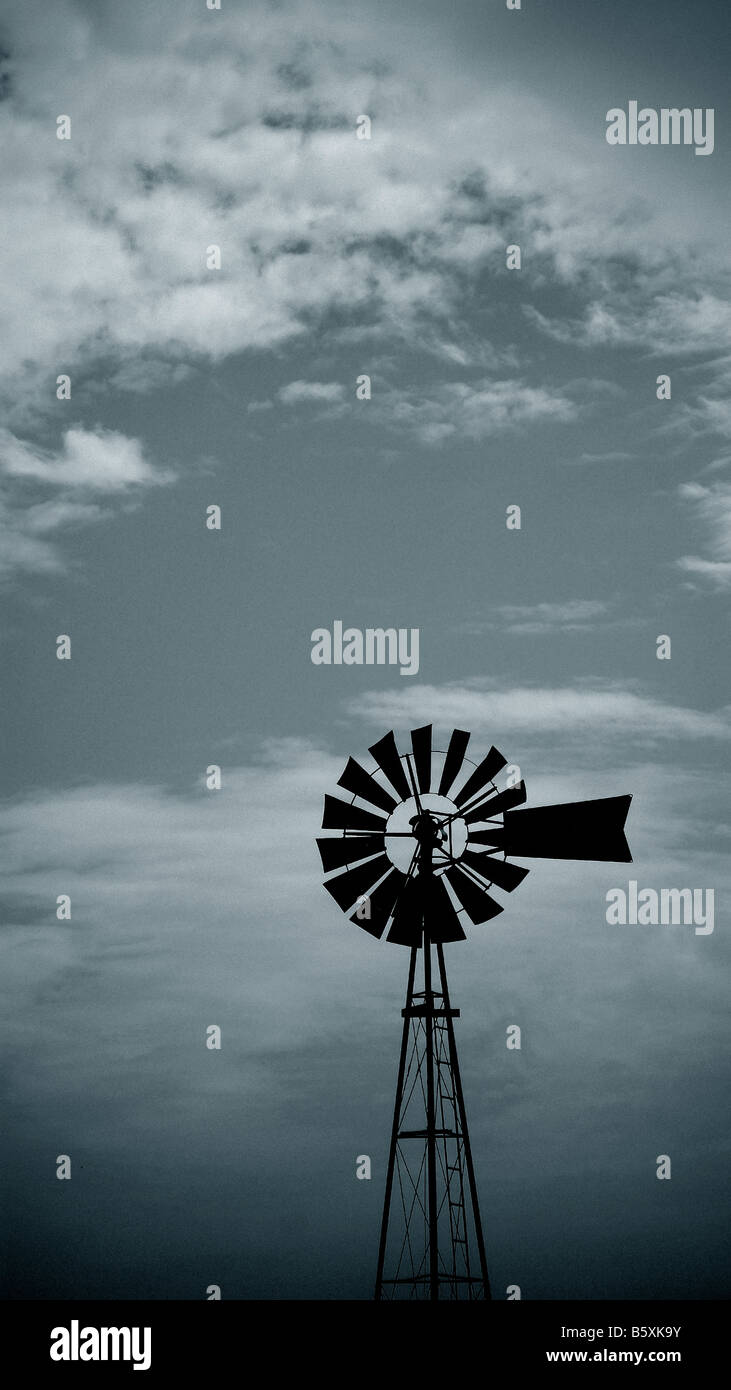 Old farm windmill hi-res stock photography and images - Alamy