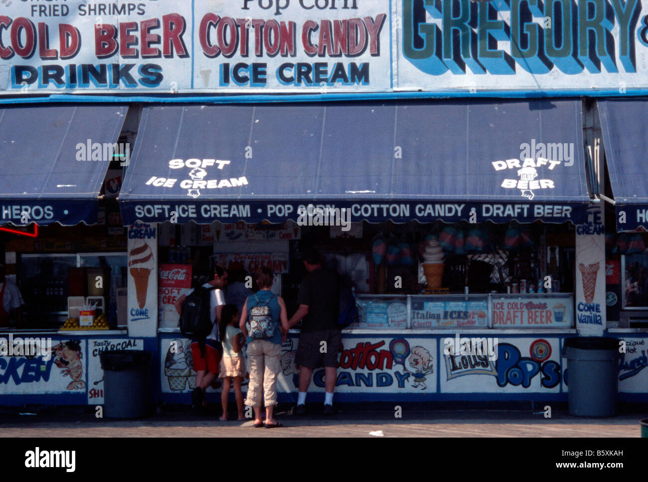 Stalls shops restaurants along boardwalk hi-res stock photography and ...