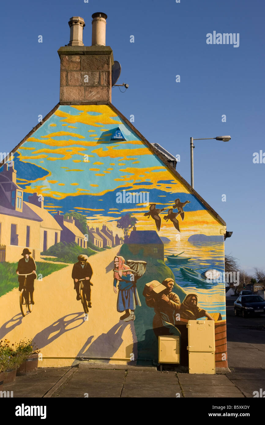 Painting street scene scotland hi-res stock photography and images - Alamy