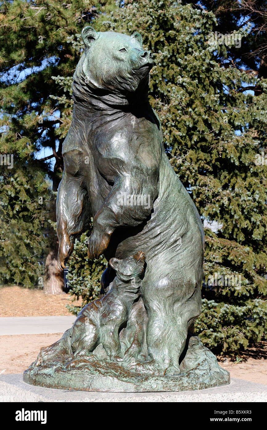 Grizzly Bear Sculpture at Denver Colorado Museum of Nature and Science ...