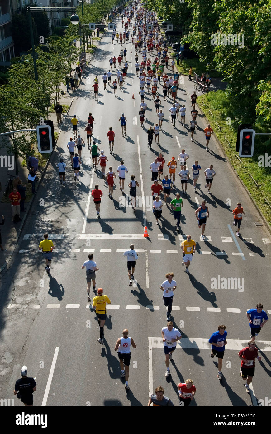 Marathon Runners seen from above Stock Photo - Alamy