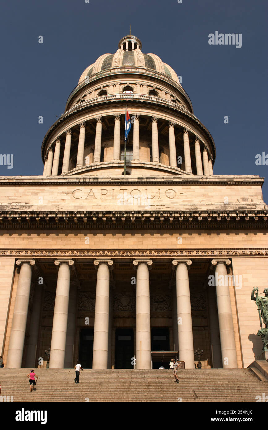 Steps in front capitol building hi-res stock photography and images - Alamy