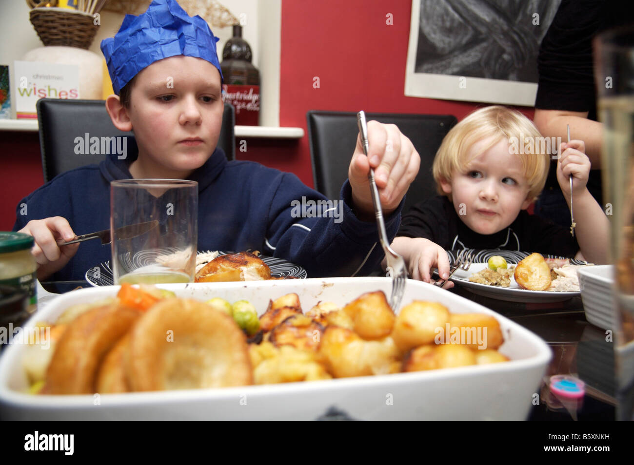 Starving children hi-res stock photography and images - Alamy