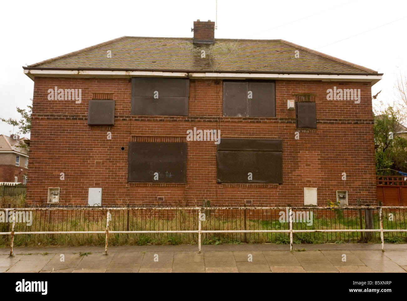 Adjacent front doors hi-res stock photography and images - Alamy
