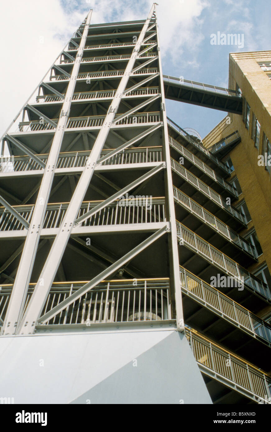 Balcony tower of riverside housing at Dundee Wharf, facing Limehouse ...