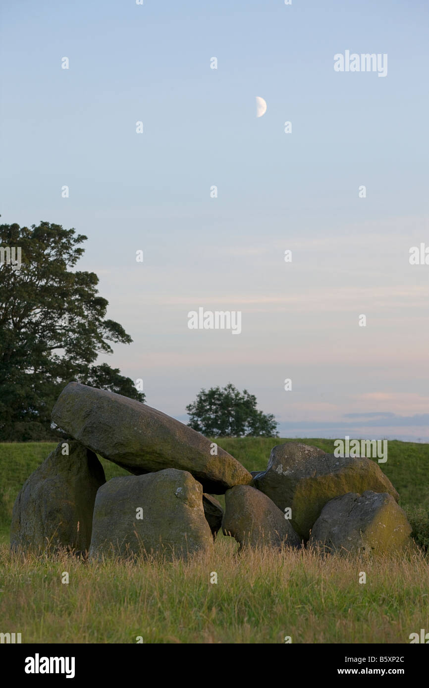 dolmen grave, Giant's Ring, Lagan valley, Belfast, Northern Ireland ...