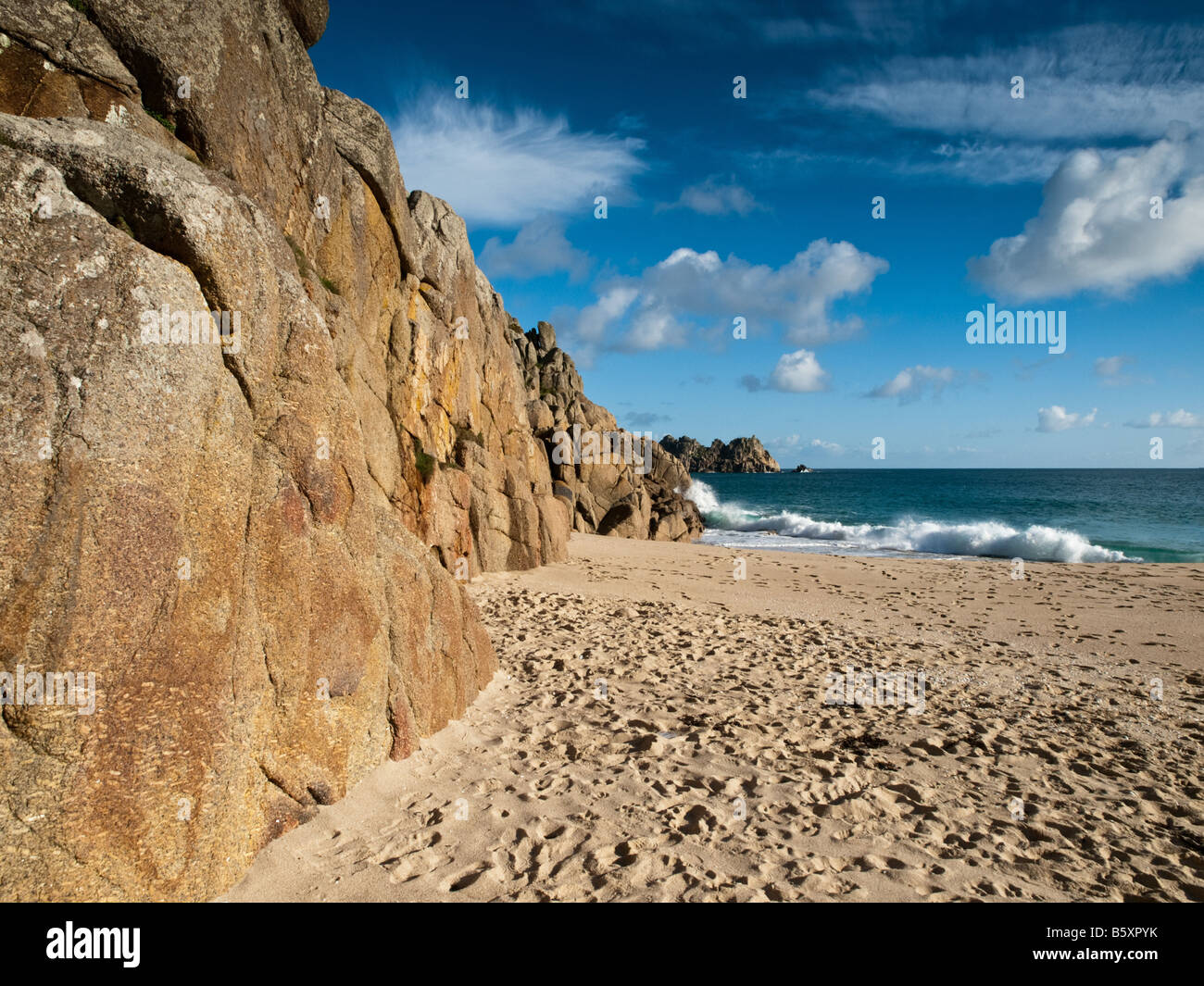 Granite cliffs at Porthcurno beach Stock Photo - Alamy