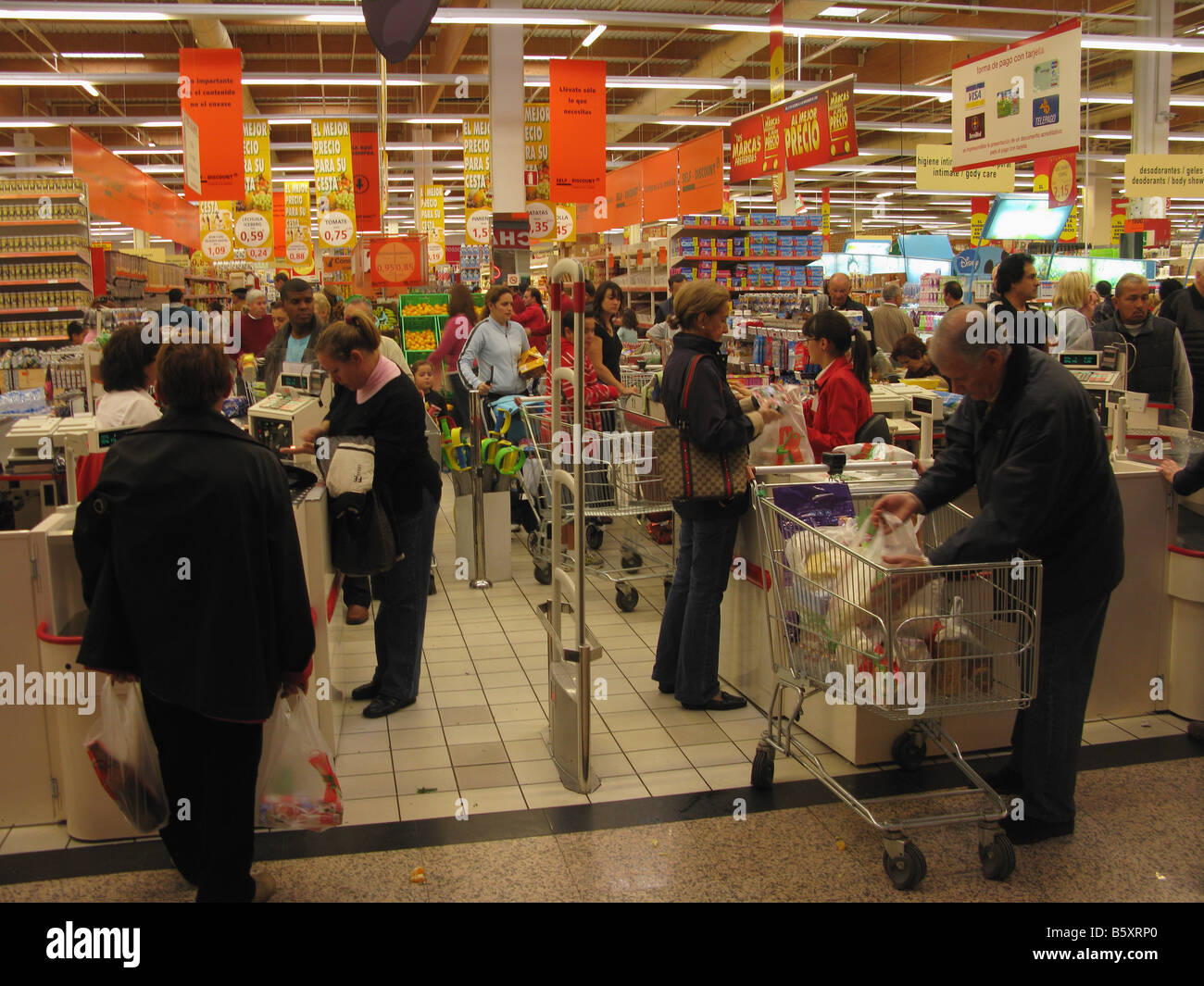 People shopping in supermarket, Costa del Sol, Spain Stock Photo - Alamy