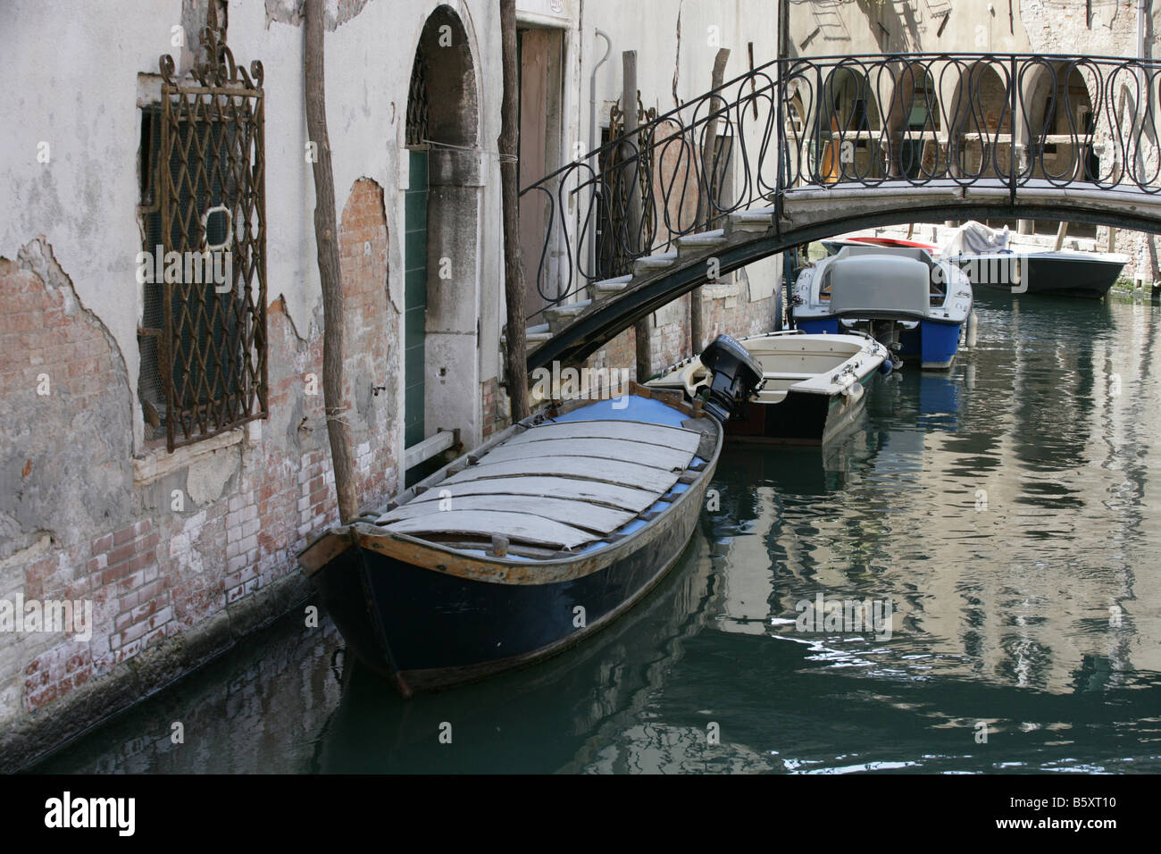 Venice boats hi-res stock photography and images - Alamy