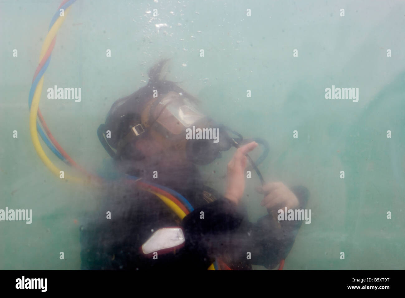 A submerged Royal Navy diver Stock Photo - Alamy