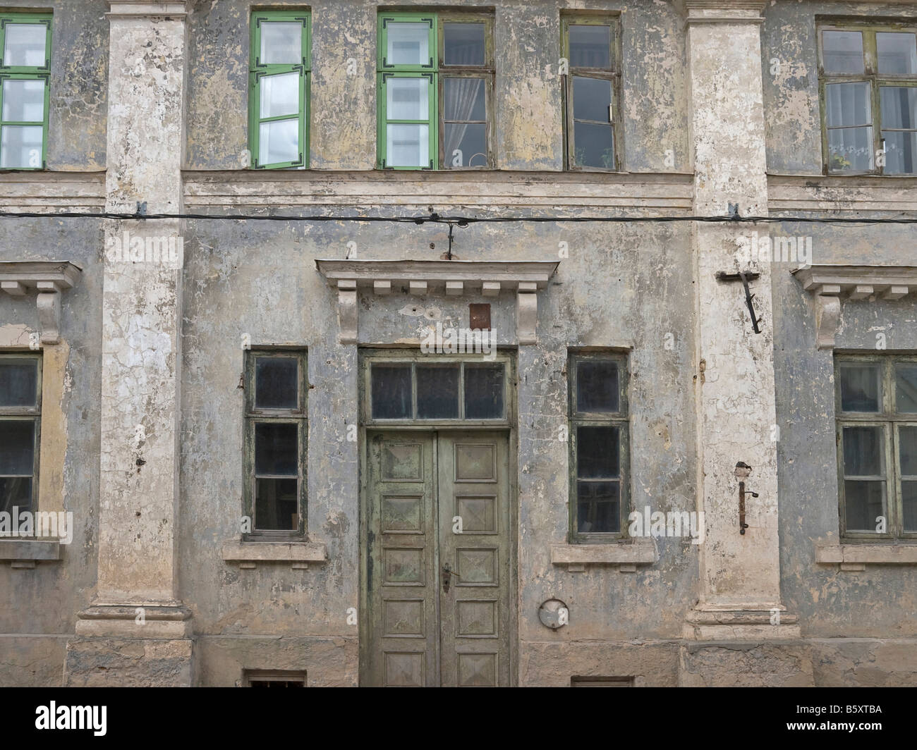 Decayed house hi-res stock photography and images - Alamy