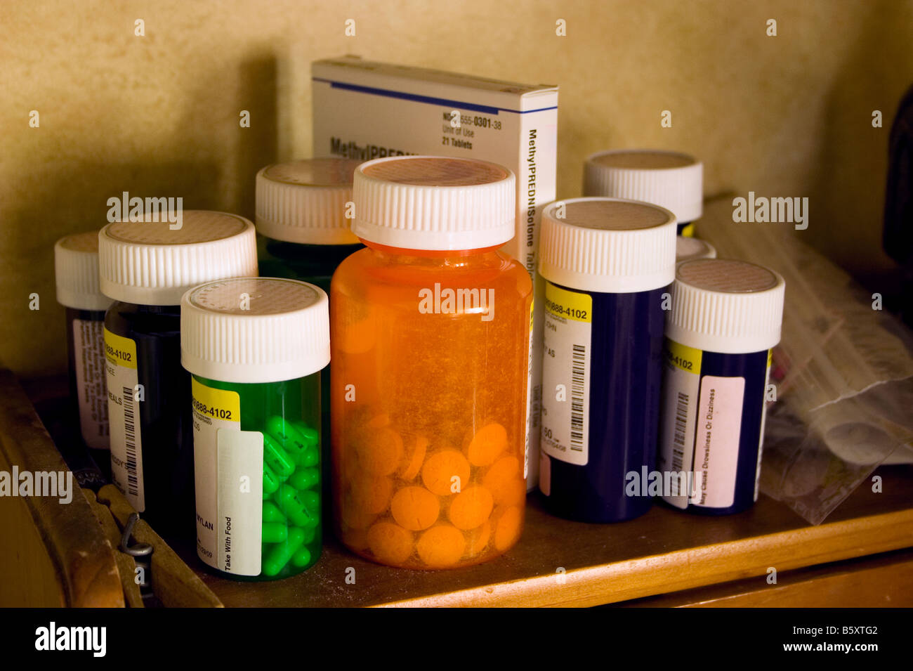 Opioid prescription bottles hi-res stock photography and images - Alamy