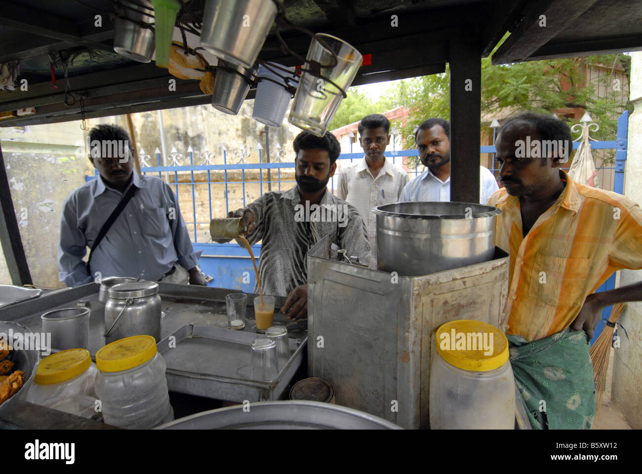 Tamilnadu tea shop hi-res stock photography and images - Alamy