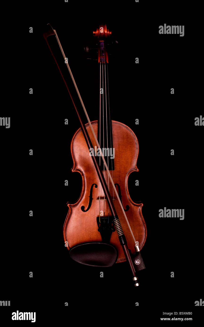 Violin and bow Stock Photo - Alamy