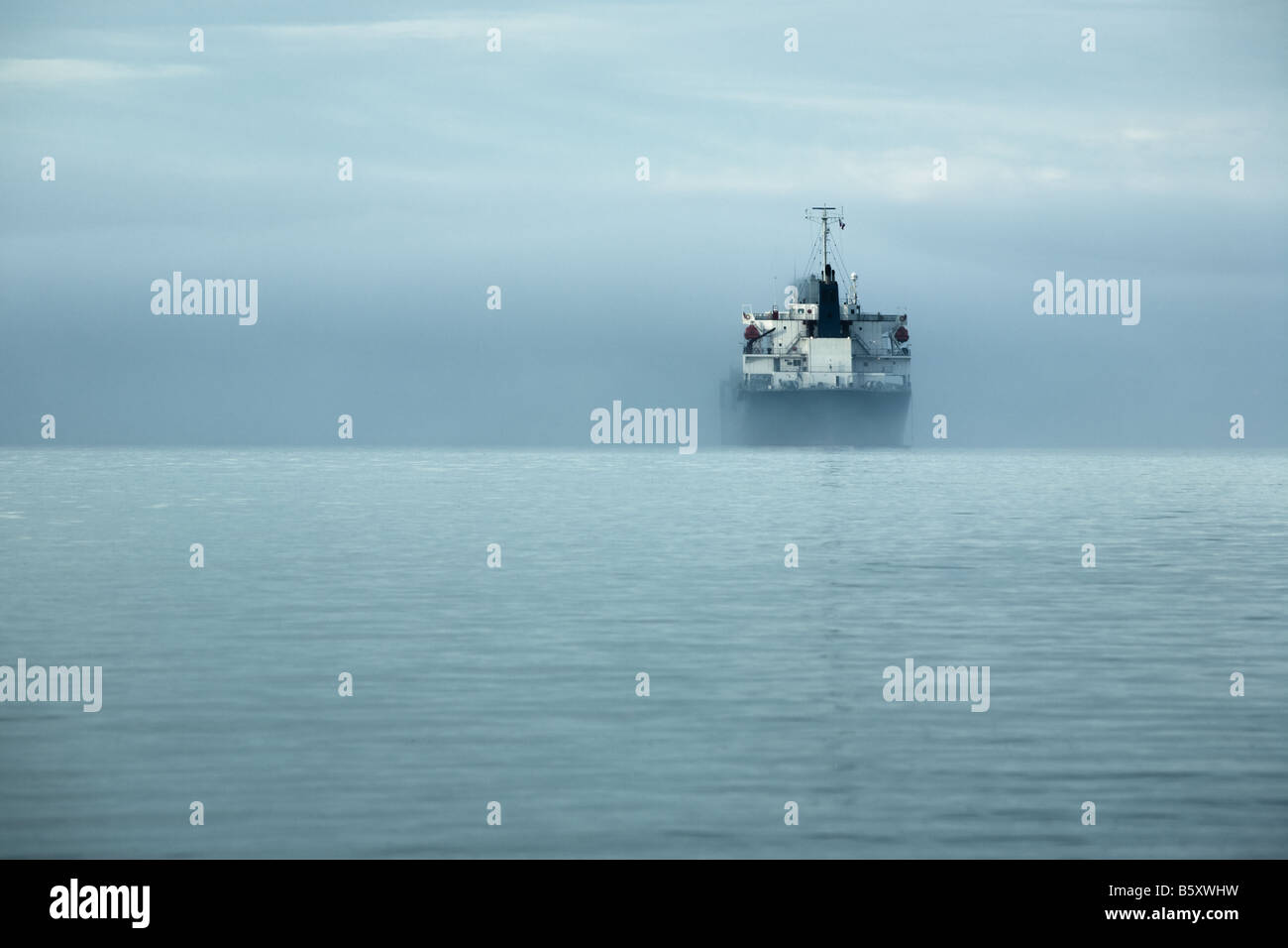 Freighter in fog hi-res stock photography and images - Alamy