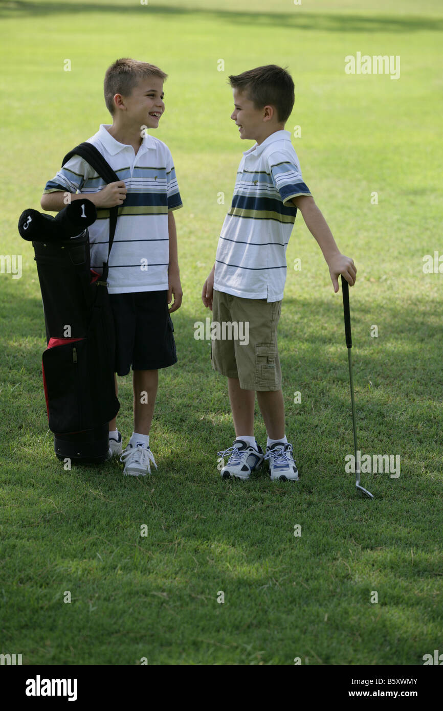Kids golfing hi-res stock photography and images - Alamy