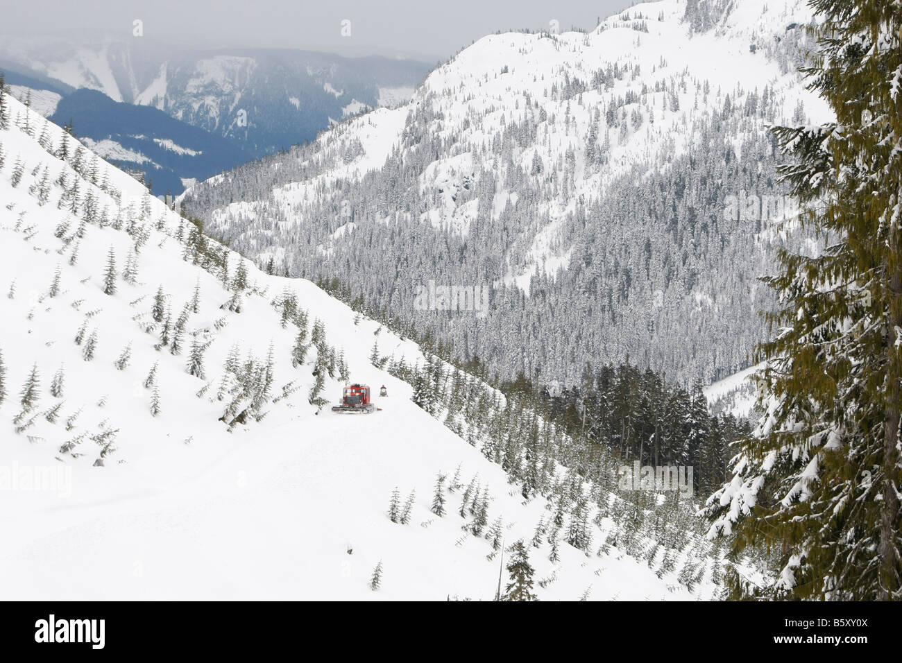 Tour snowcat hi-res stock photography and images - Alamy