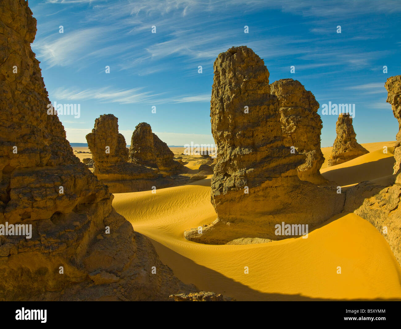 Rockformation in the algerian Sahara Stock Photo - Alamy