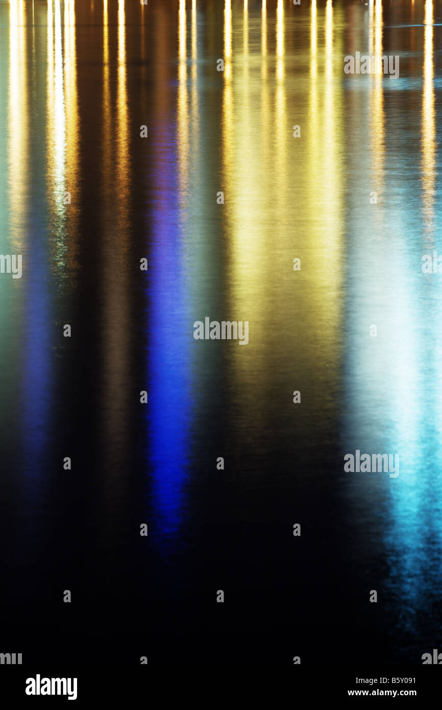 City light reflections on water hi-res stock photography and images - Alamy
