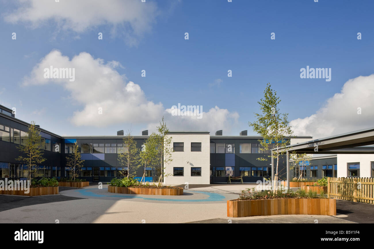 Priory Rise Primary School in Tattenhoe Park Milton Keynes Stock Photo ...