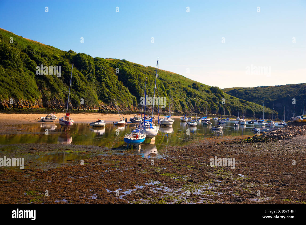 Solva yacht hi-res stock photography and images - Alamy