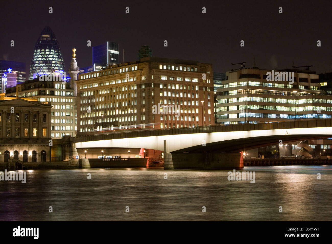 london bridge river thames city of london night reflections ...