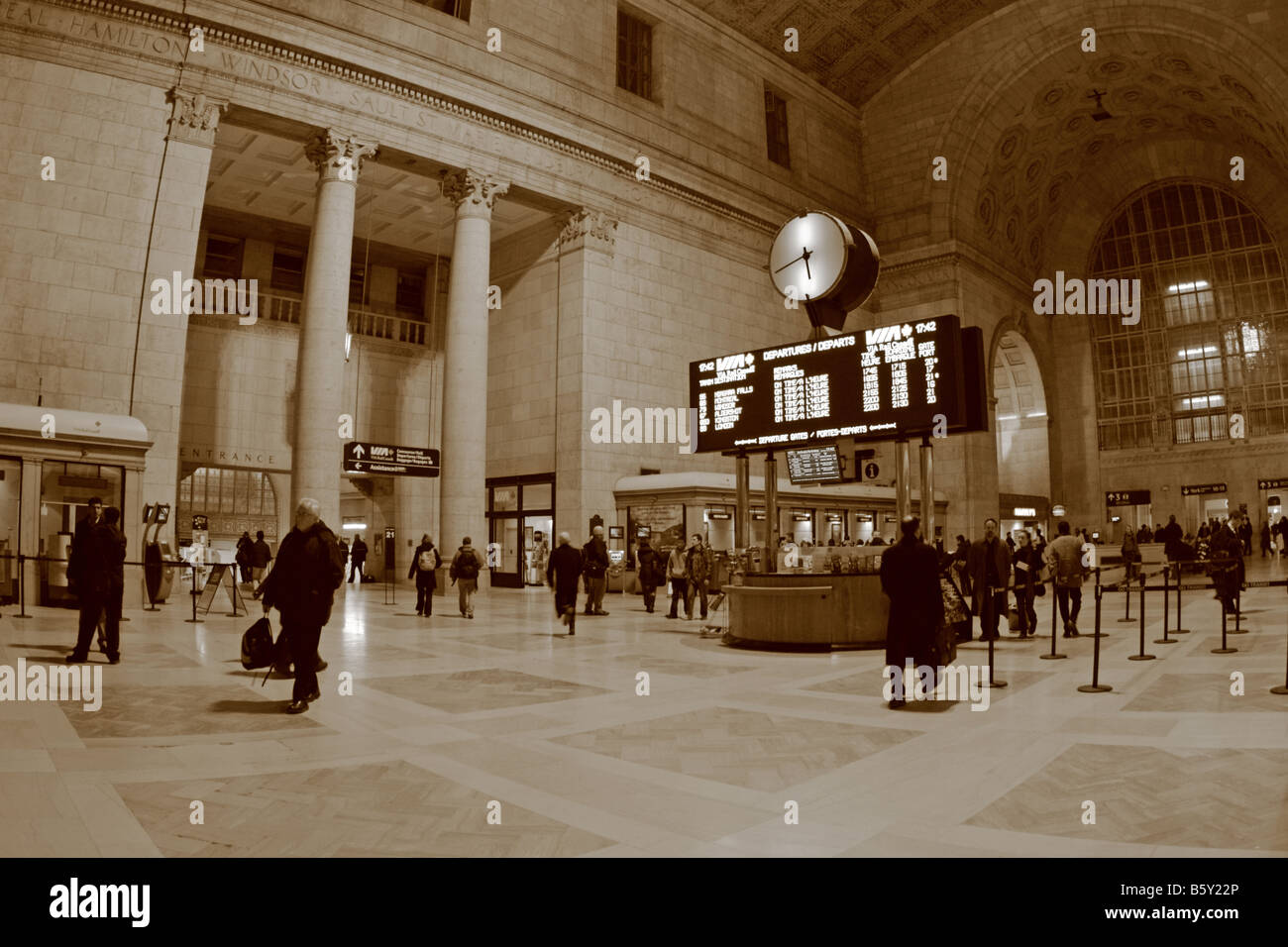 Toronto union station hi-res stock photography and images - Alamy