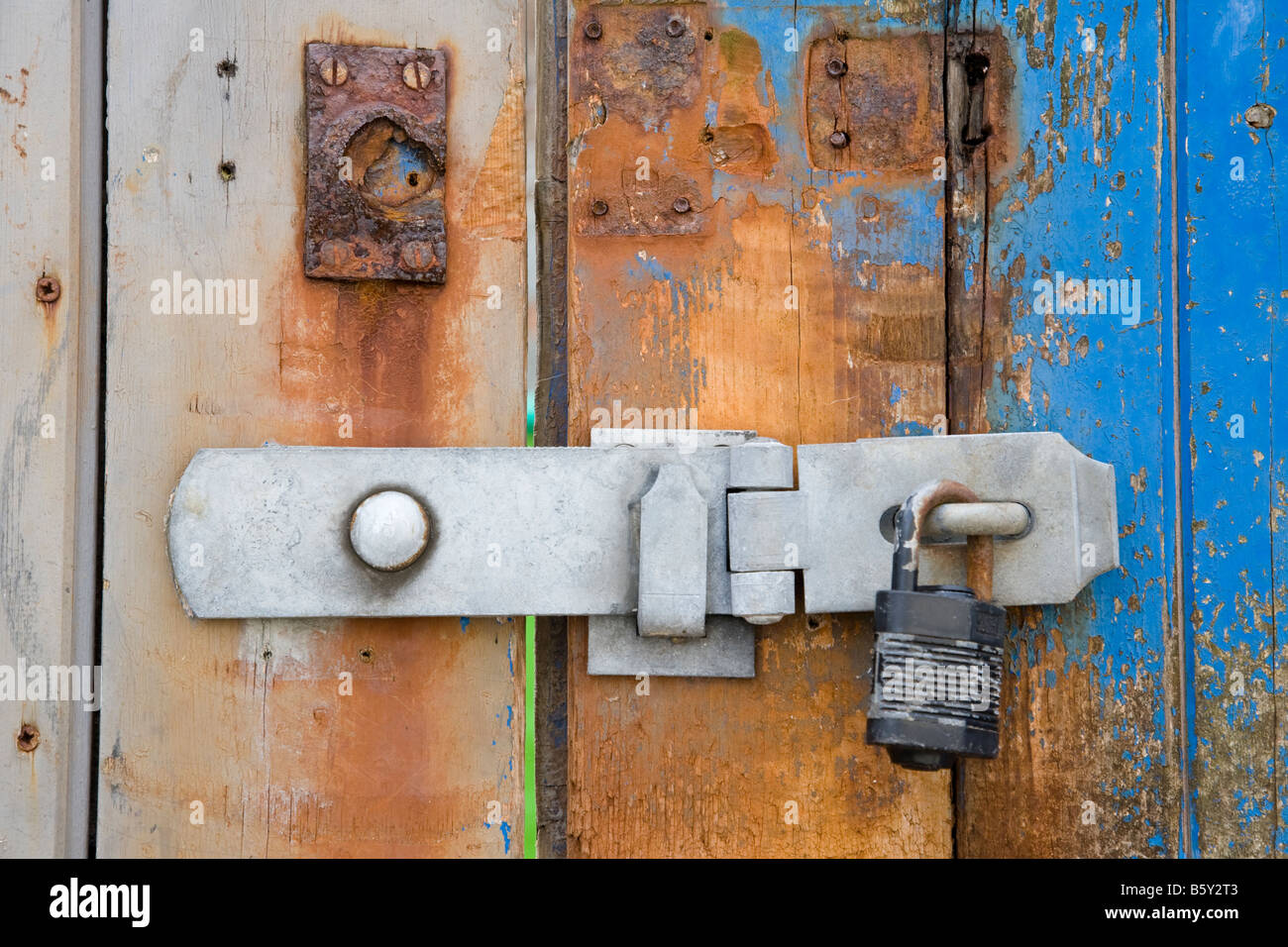 Hasp and lock hi-res stock photography and images - Alamy