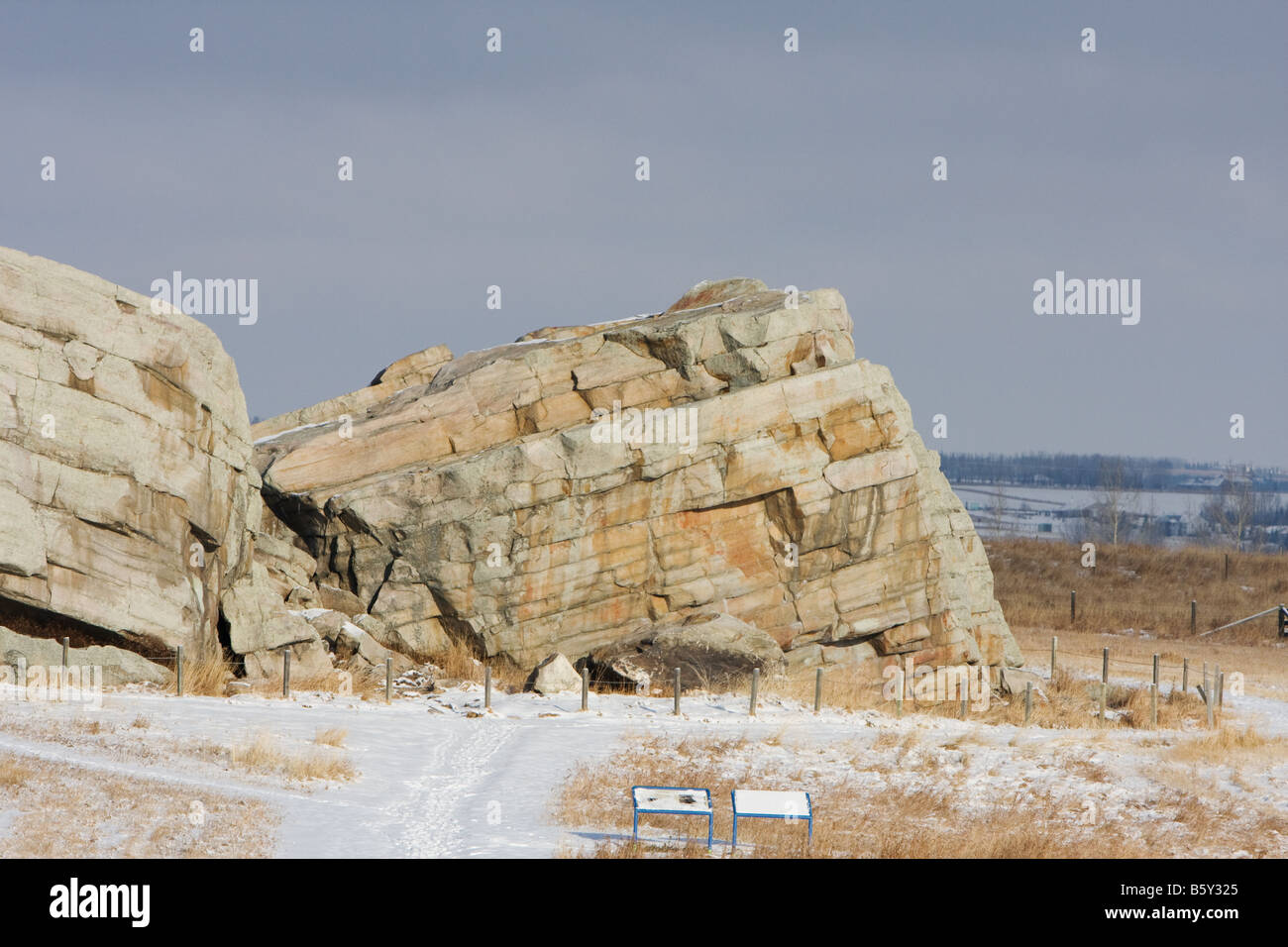 The okotoks erratic hi-res stock photography and images - Alamy