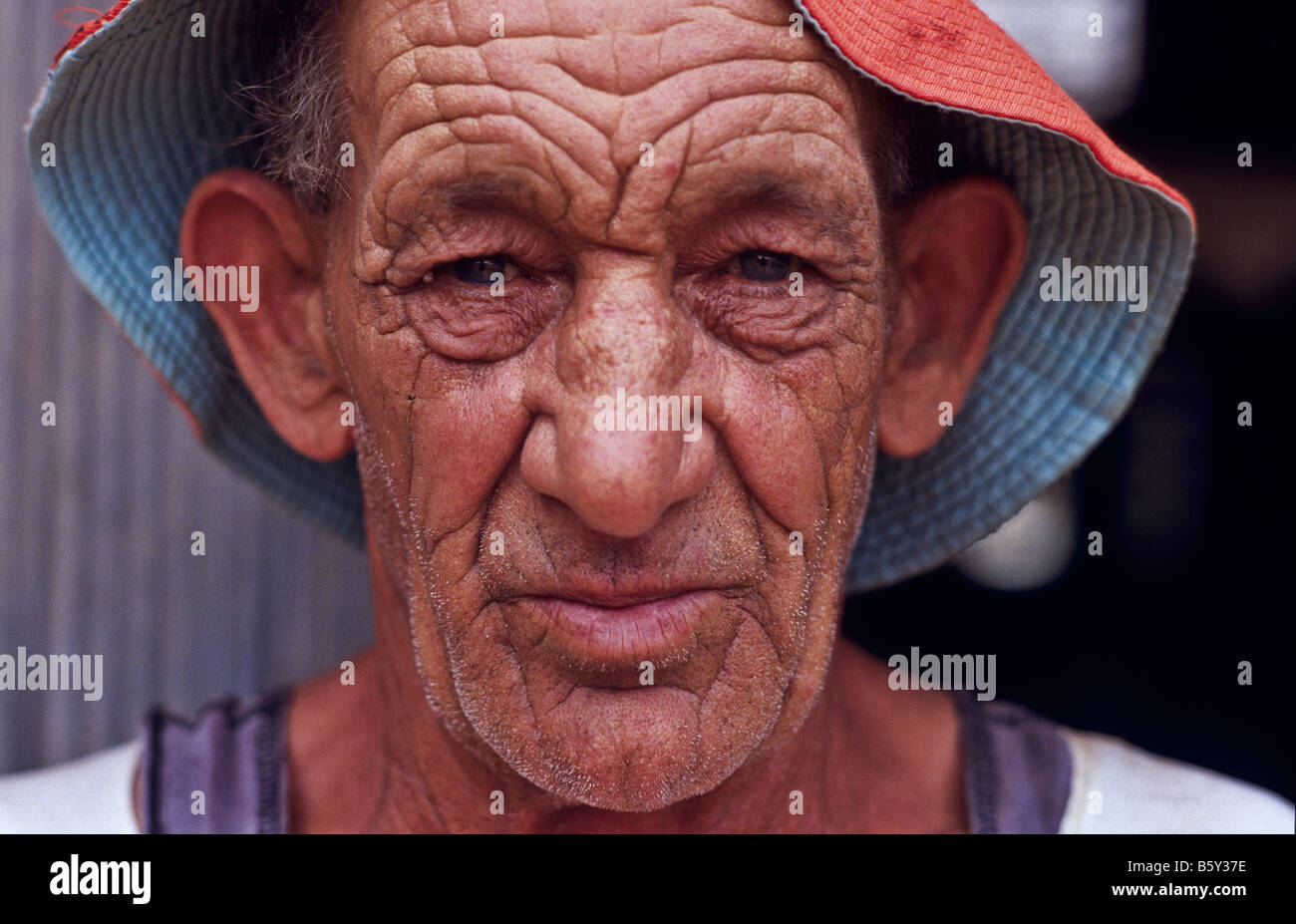 Old man big nose hi-res stock photography and images - Alamy